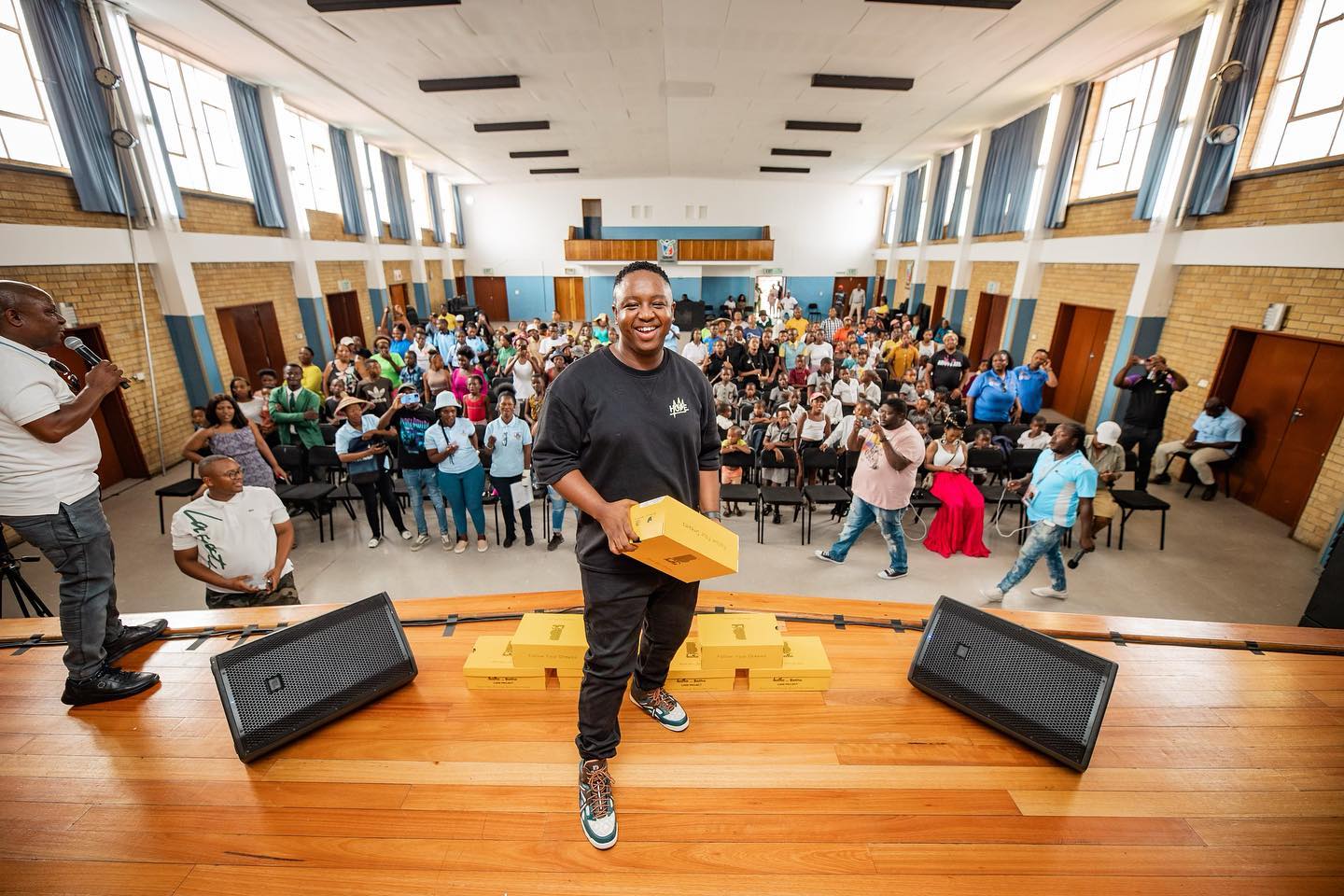 PHOTOS - Shimza continues to give back to his community